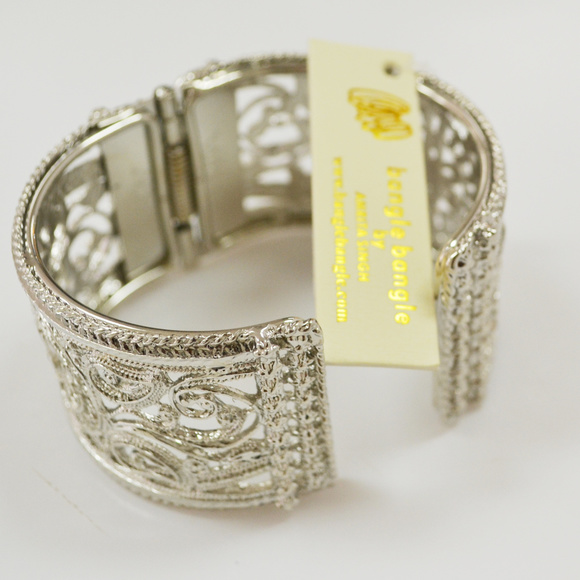 Amrita Singh | Jewelry | Nwt Amrita Singh Bangle Cuff Thick Bracelet ...